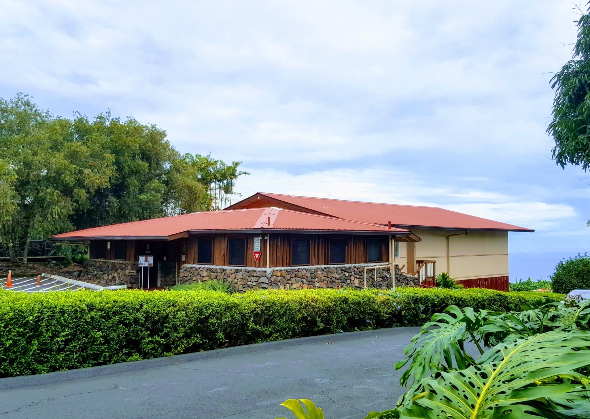 Friends of the Libraries, Kona, F.O.L.K. Hawaii Island